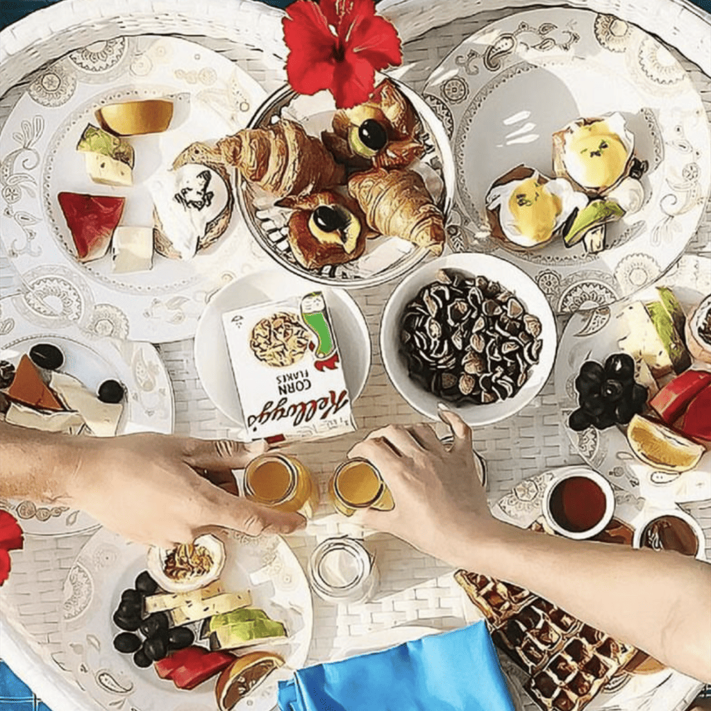 Food Trays Hotel Pool Floating Tray PE Rattan Serving Trays - DERBAL